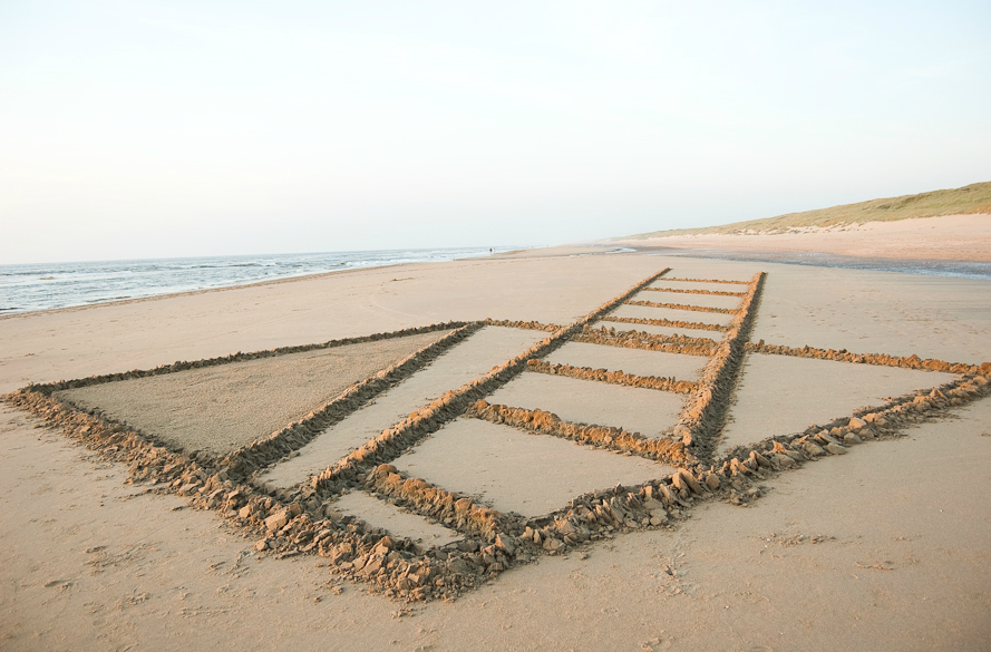 Sand Ladder Drawing from Nico Laan | An Optical Illusion