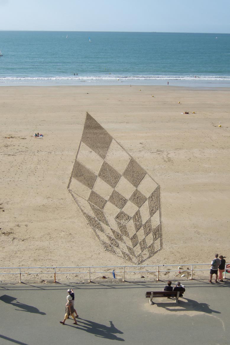 Sand Cube | An Optical Illusion